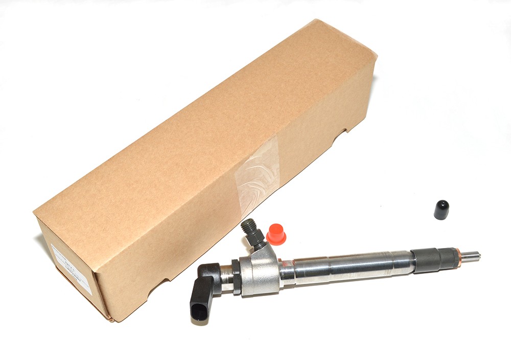 LR032067 - NOZZLE AND HOLDER - FUEL INJECTOR - Land Rover Parts